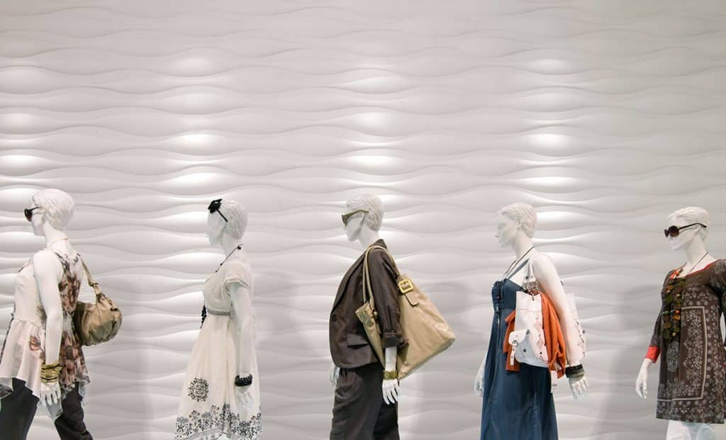 Cómo decorar una tienda de ropa con estilo | Panel Piedra