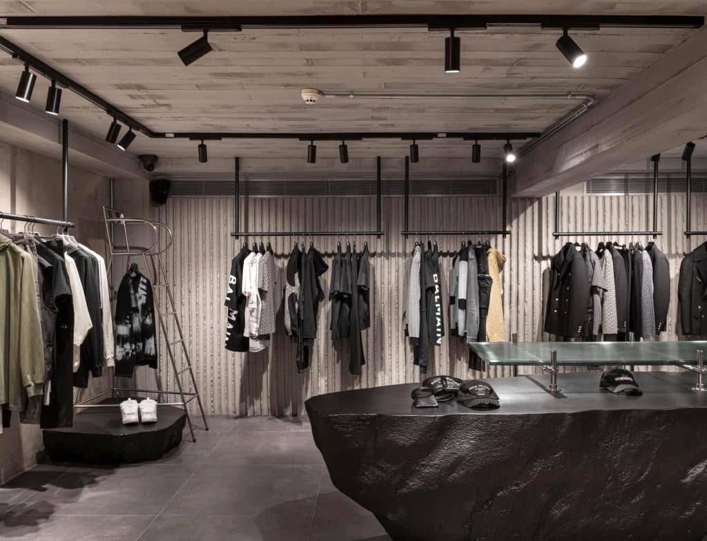 Cómo decorar una tienda de ropa con estilo | Panel Piedra